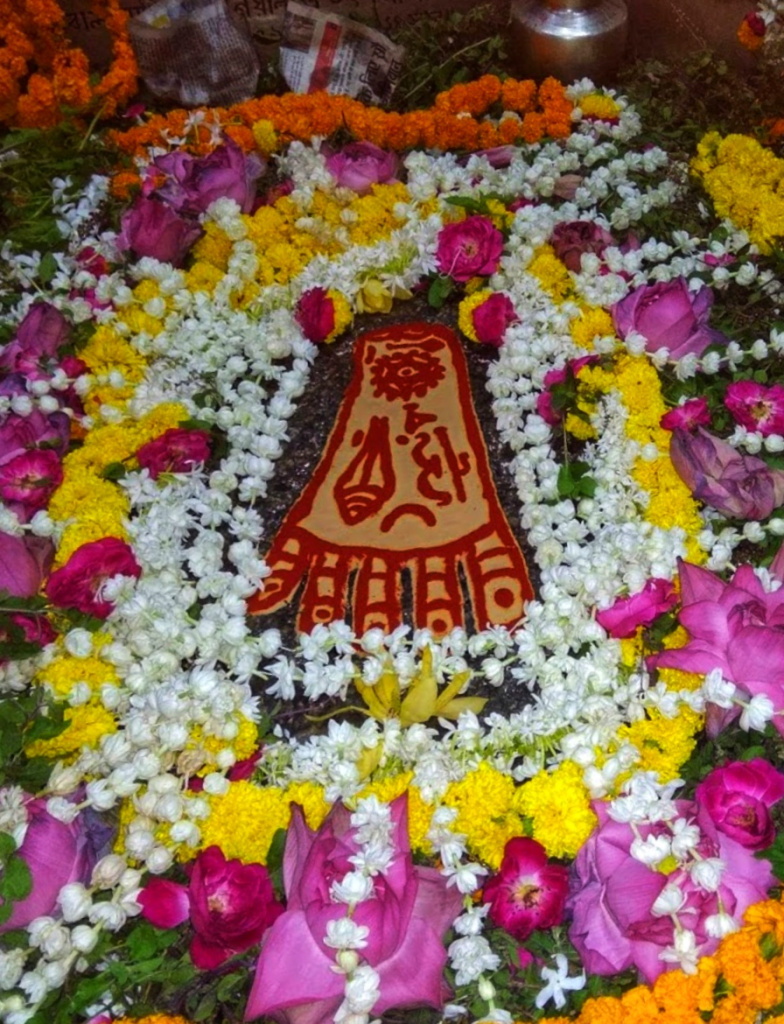 Vishnupada Temple - Where Pindas don't stop ofering at all